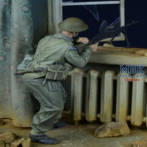 British Commonwealth Bren Gunner in Action 43-45